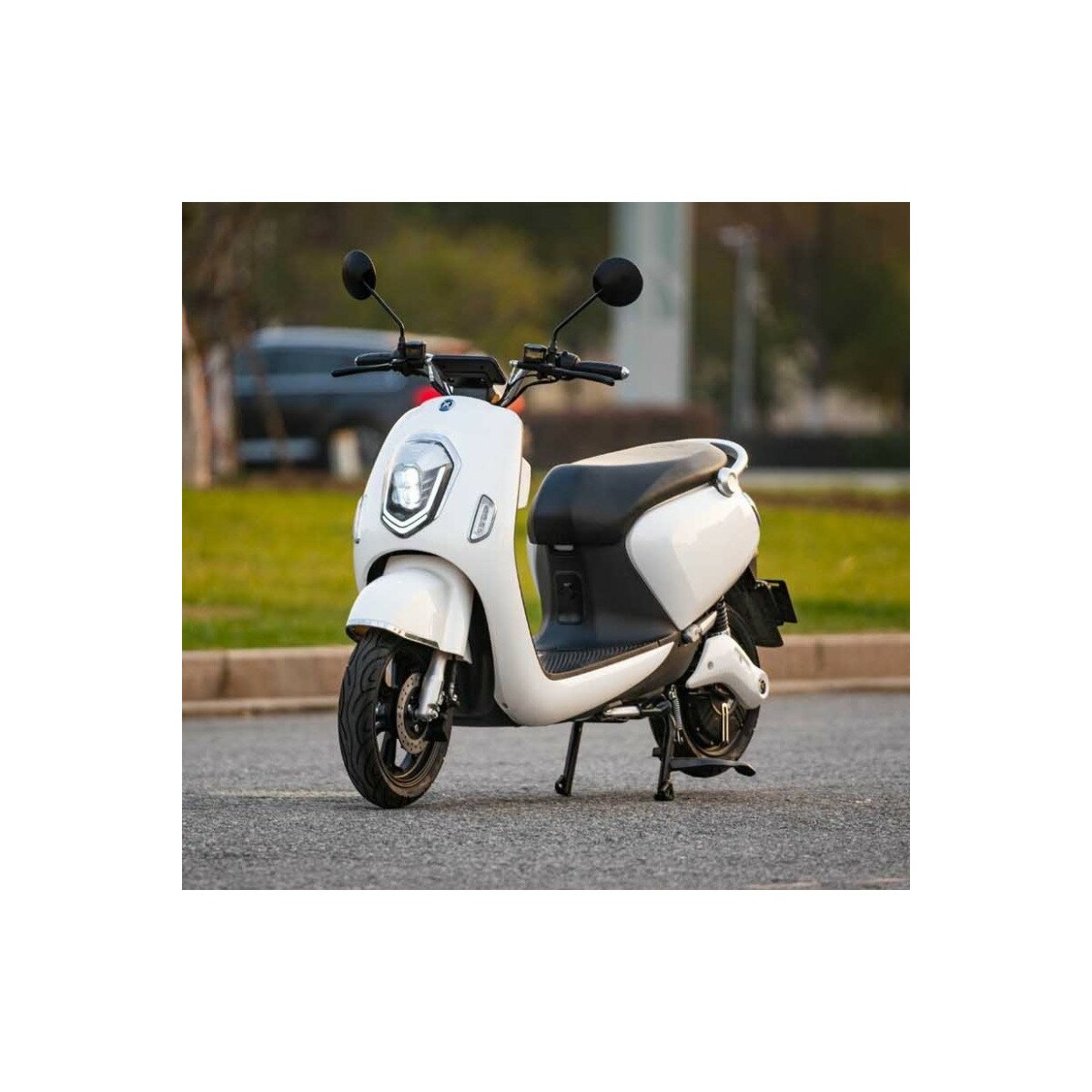 Elektroroller Futura Elettrico 2.0 Li-Ion 45 Km/h, 2.399,00 Elektroroller Futura Elettrico 2.0 Li-Ion 45 Km/h, 2.399,00